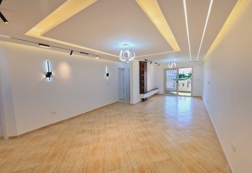 First floor chalet with a private roof, large area of 160 m, for sale ...